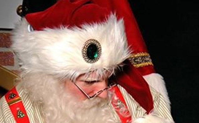 This is One Of The Saddest Santa Photos