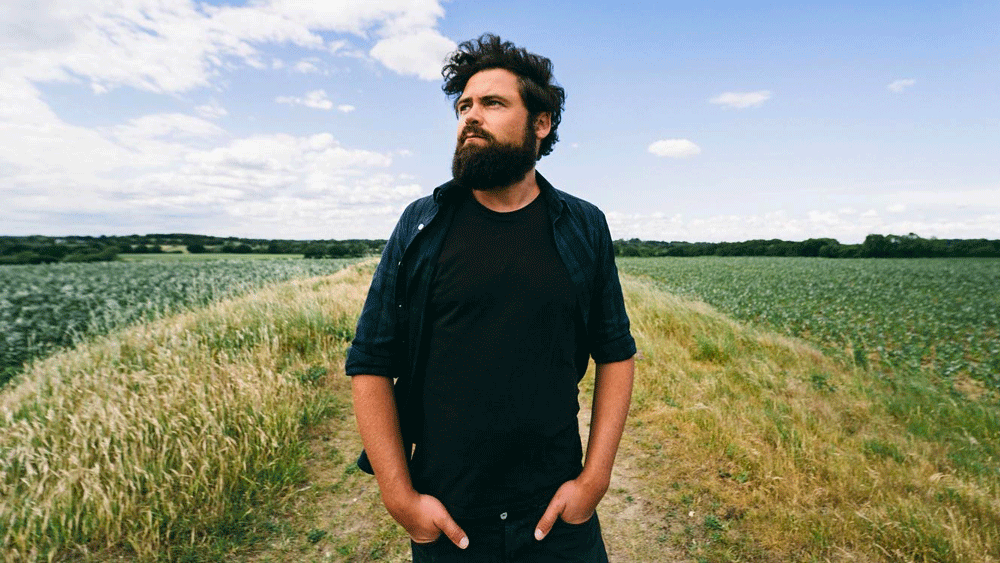 British singer-songwriter Passenger talks new music with Jono and Ben ...