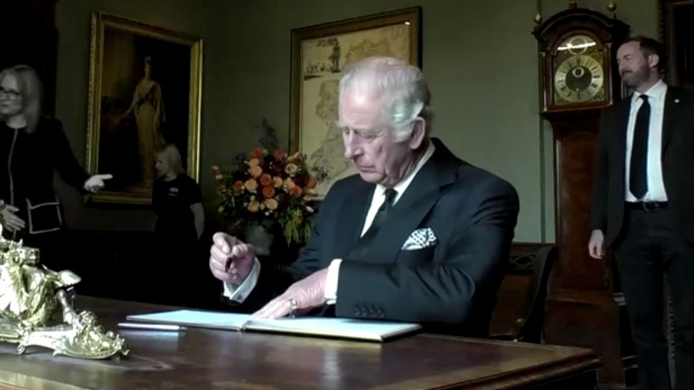 'Oh god I hate this!’ Grieving King Charles can't escape faulty ...